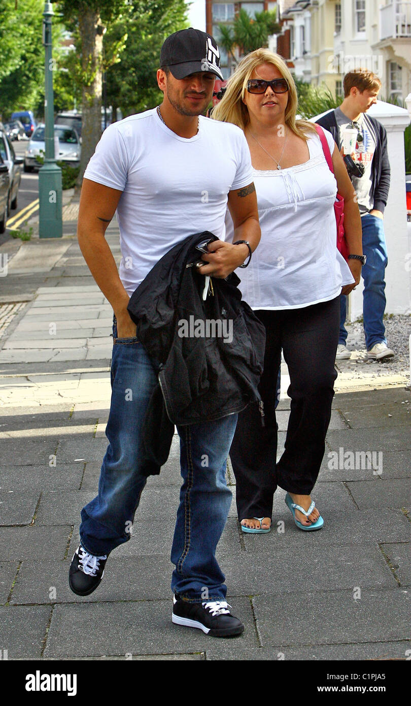 Peter Andre arrives at a house in London with his manager Claire Powell ...