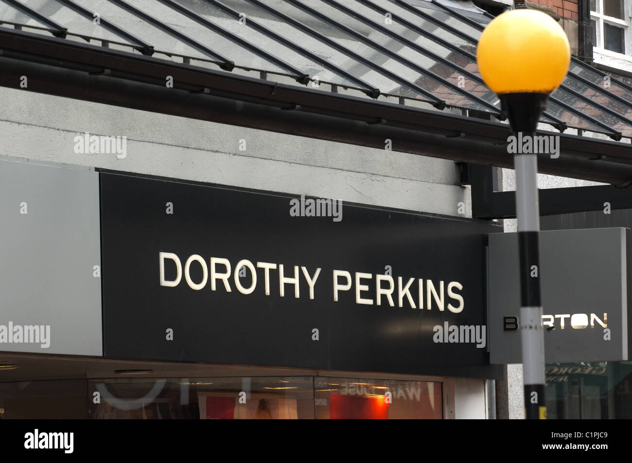Shop signs dorothy perkins hi-res stock photography and images - Alamy