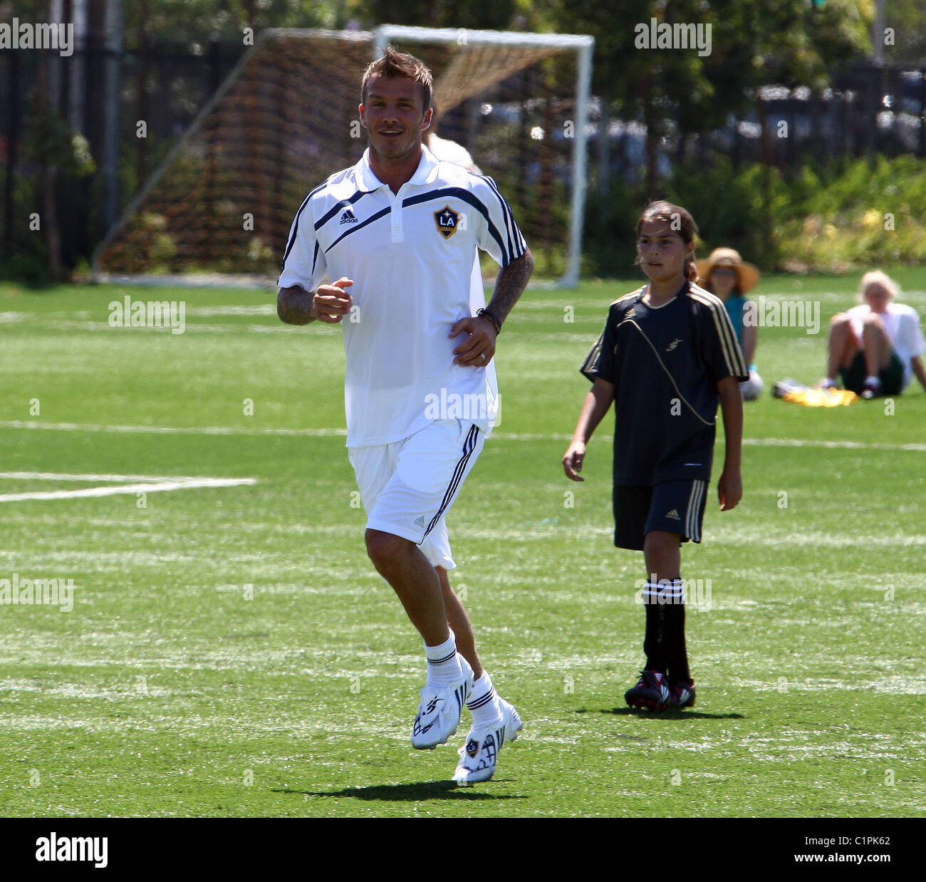David beckham and zinedine zidane hi-res stock photography and images ...