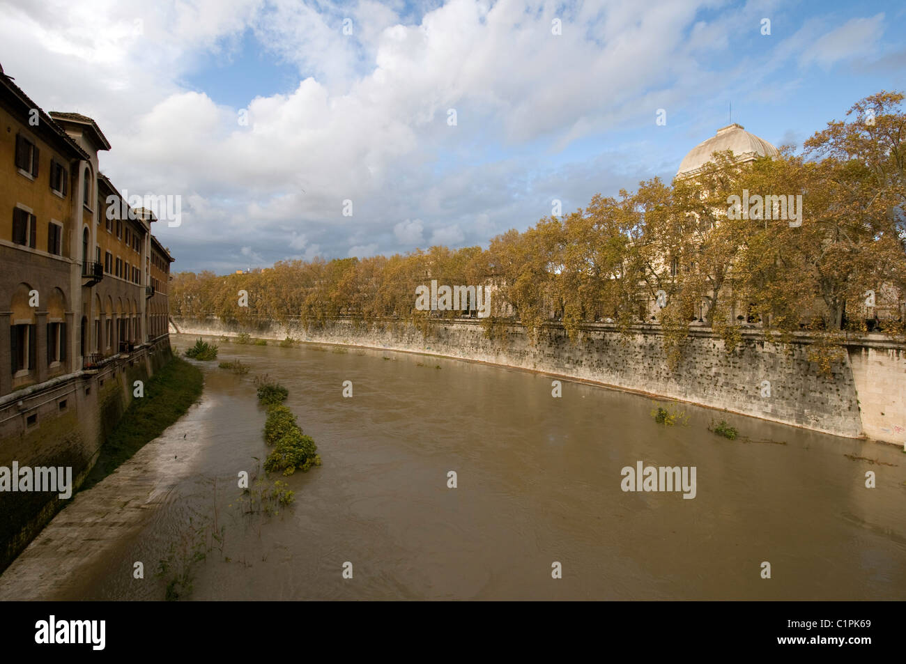 View of the river Tiber from Pons Fabricius, Ponte Fabricio, Fabricius ...