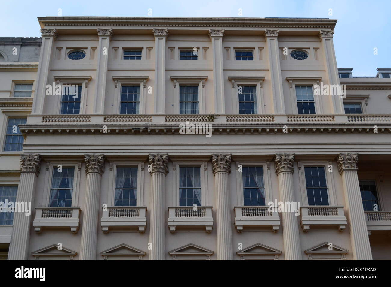 London facades hi-res stock photography and images - Alamy