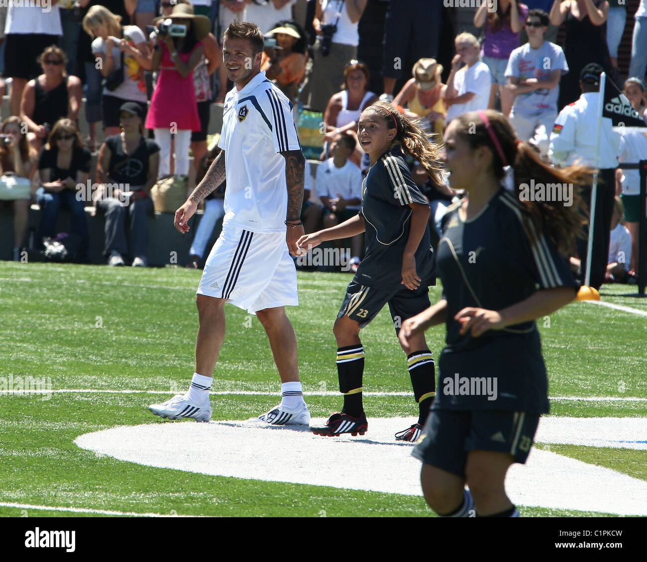 David Beckham joins former Real Madrid teammate Zinedine Zidane to ...