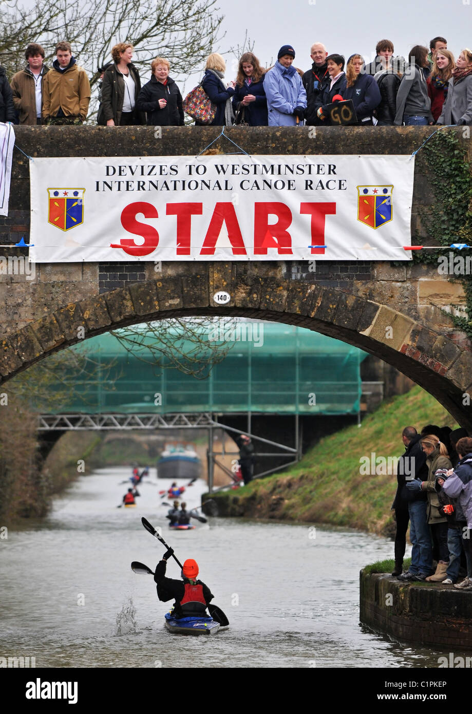 The start line of the 2010 Devizes to Westminster canoe marathon Stock ...