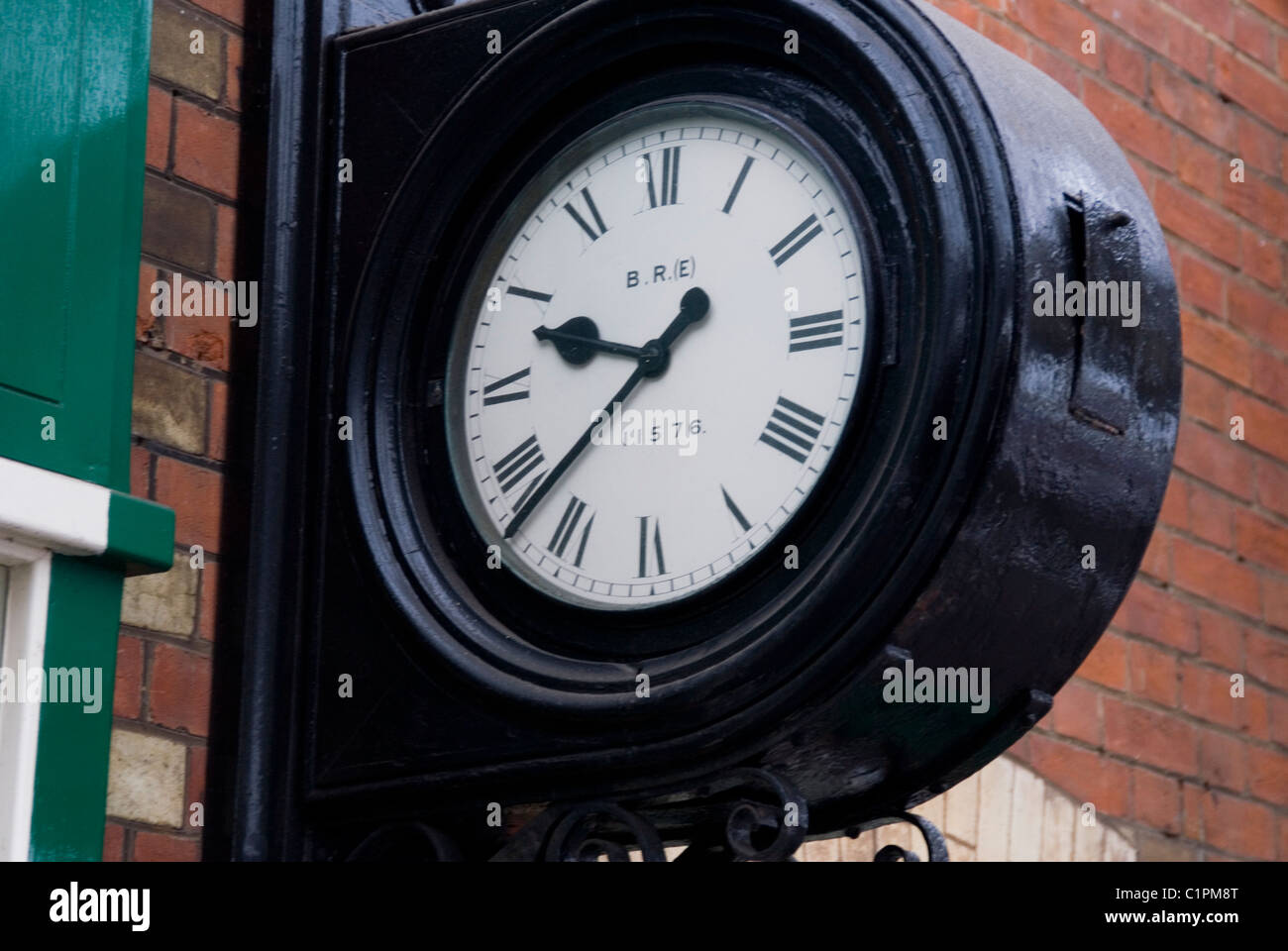 Station clock hi-res stock photography and images - Alamy