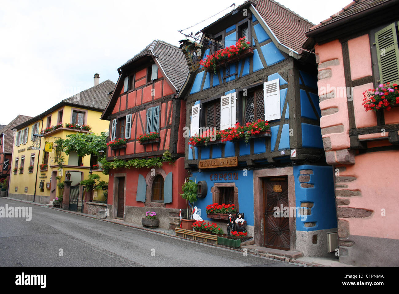 Three wooden buildings hi-res stock photography and images - Alamy