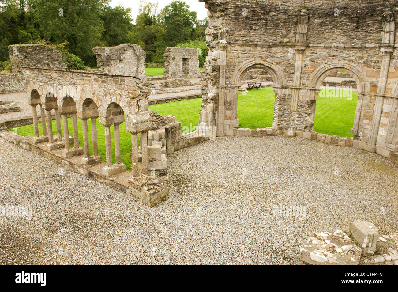 Abbey cloisters hi-res stock photography and images - Alamy