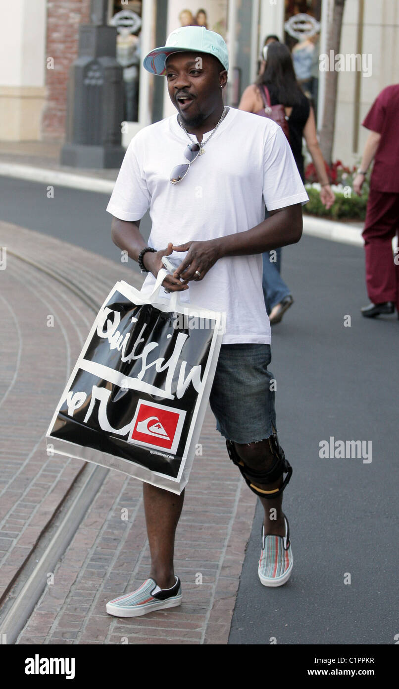 Derrick Hamilton out shopping with his son in Hollywood Los Angeles ...