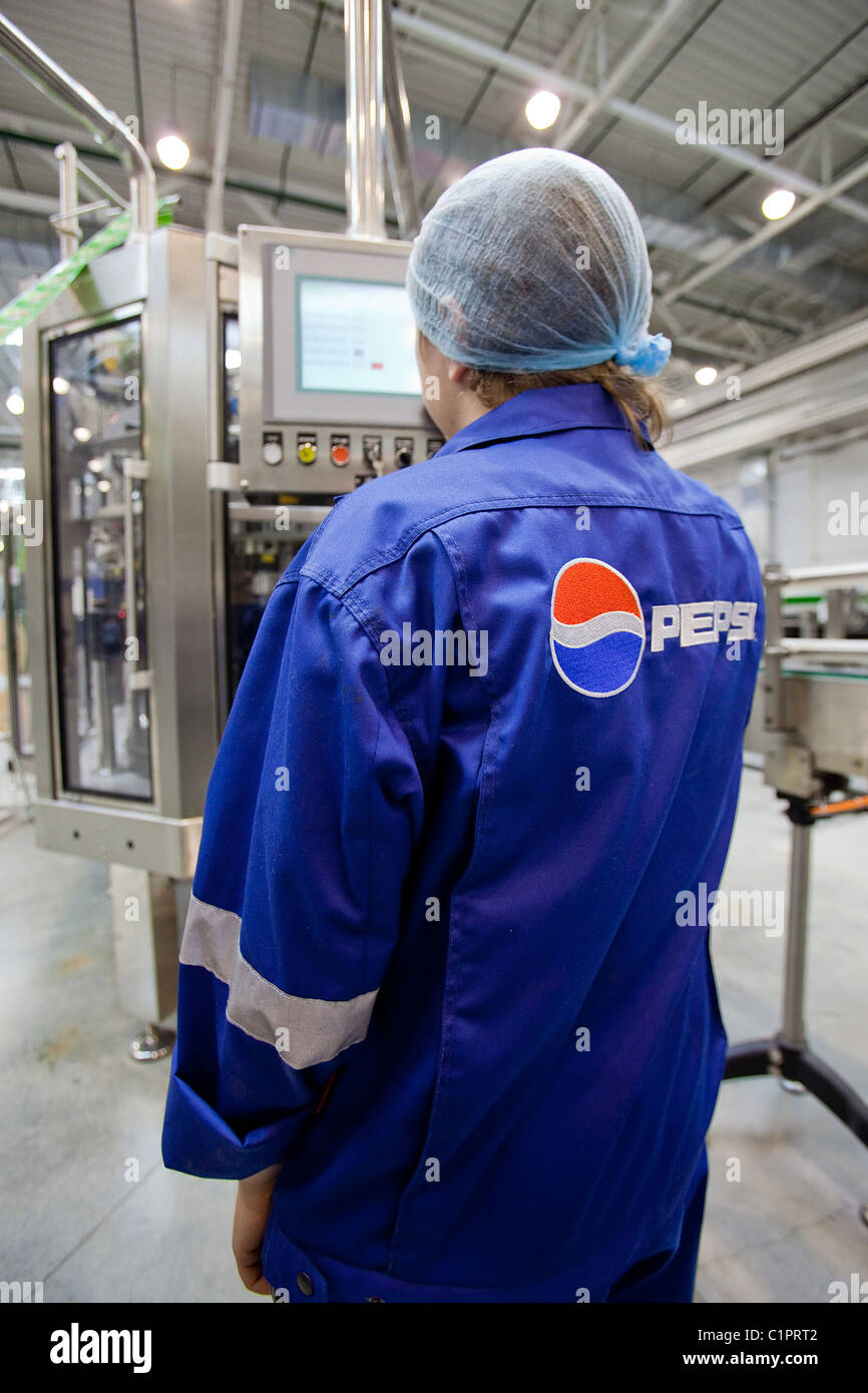 SOVIET SODA Russia has just gone pop in a big way! US soft drink giant ...