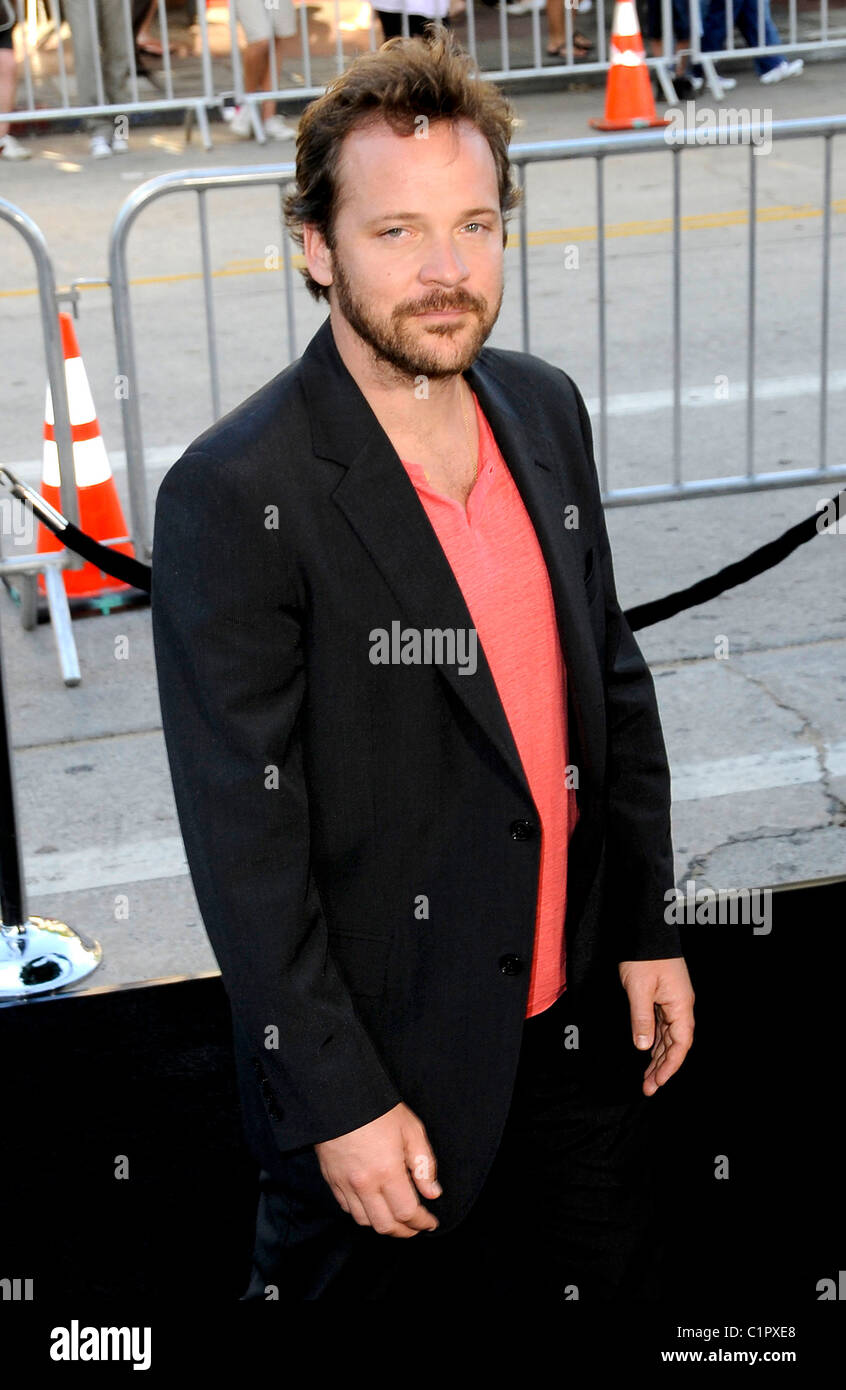 Peter Sarsgaard arrives at the Los Angeles premiere of Orphan at Mann ...