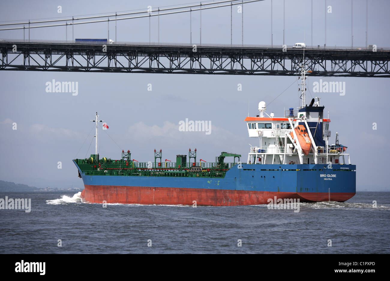 Bridge under ship large hi-res stock photography and images - Alamy