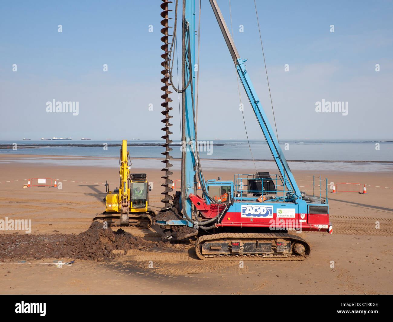 Sea wall construction hi-res stock photography and images - Alamy