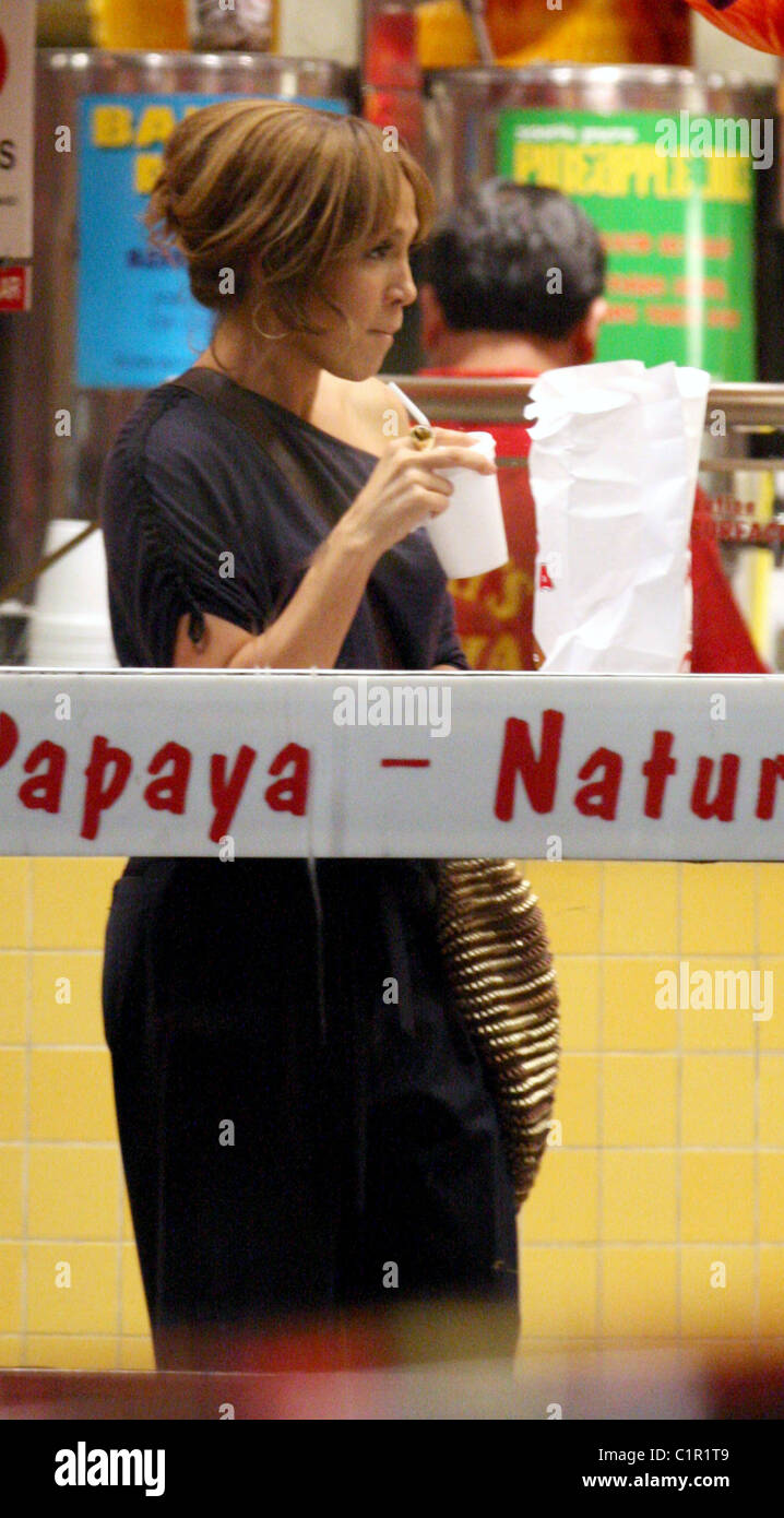 Jennifer Lopez and Alex O'Loughlin on the set of her new movie 'The ...