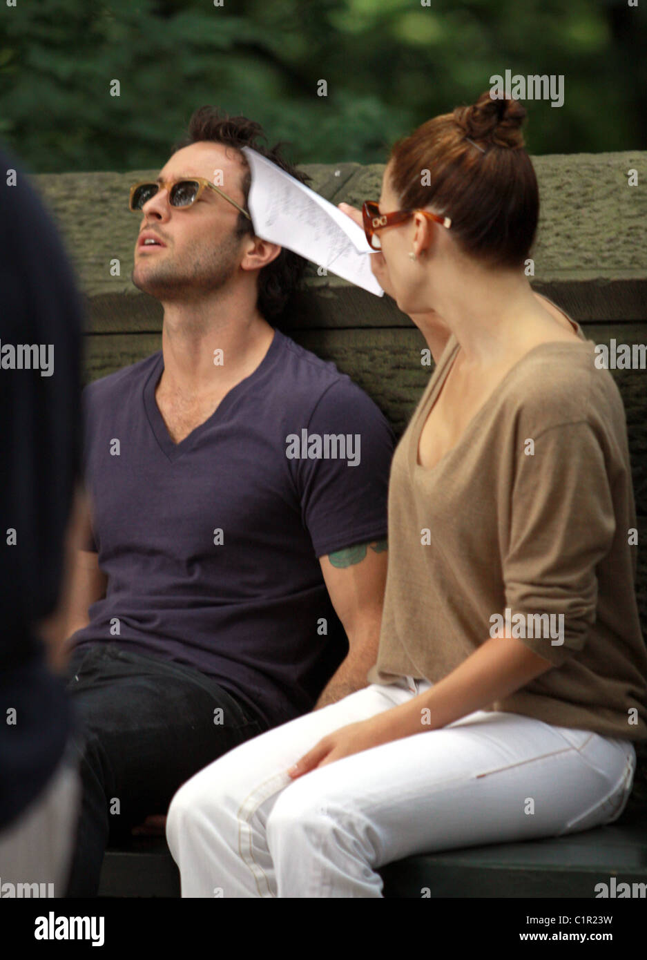 Jennifer Lopez on the set of her new movie 'The Back-Up Plan' New York ...