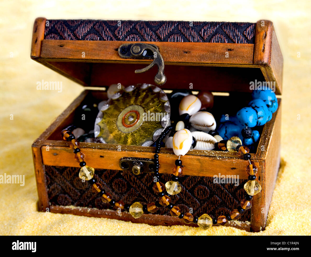 Treasure hiding place hi-res stock photography and images - Alamy