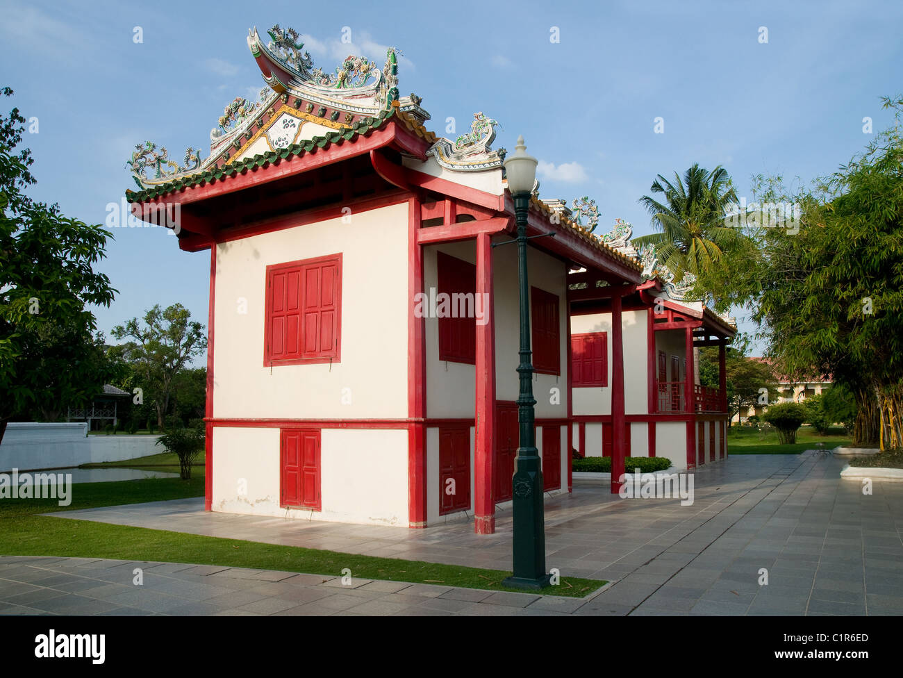 Small Chinese style buildings at Phra Thinang Wehart Chamrun, the ...