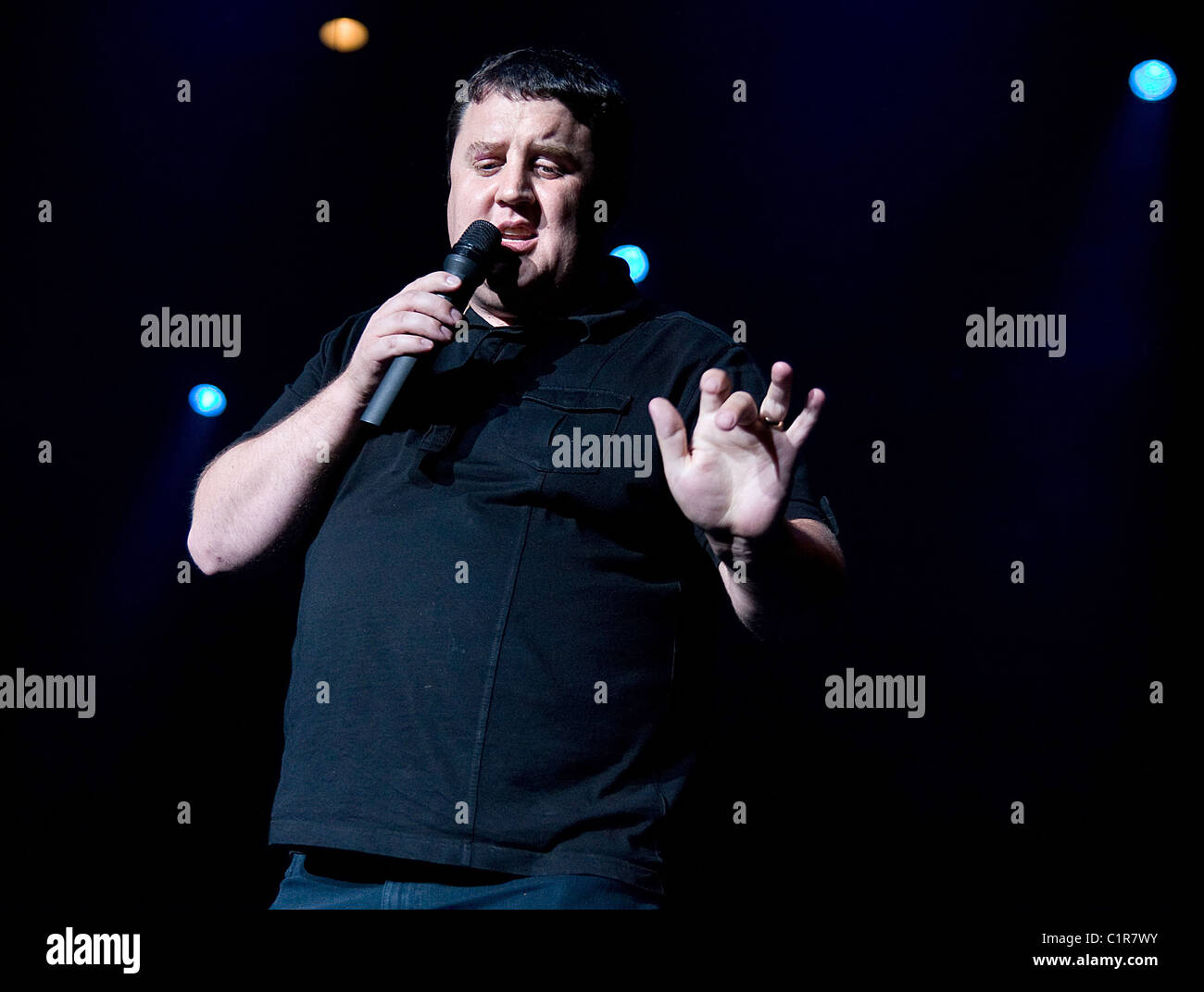 Peter Kaye introduce Squeeze performing at the Liverpool Echo Arena as ...