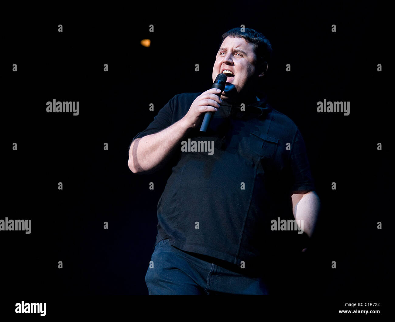 Peter Kaye introduce Squeeze performing at the Liverpool Echo Arena as ...