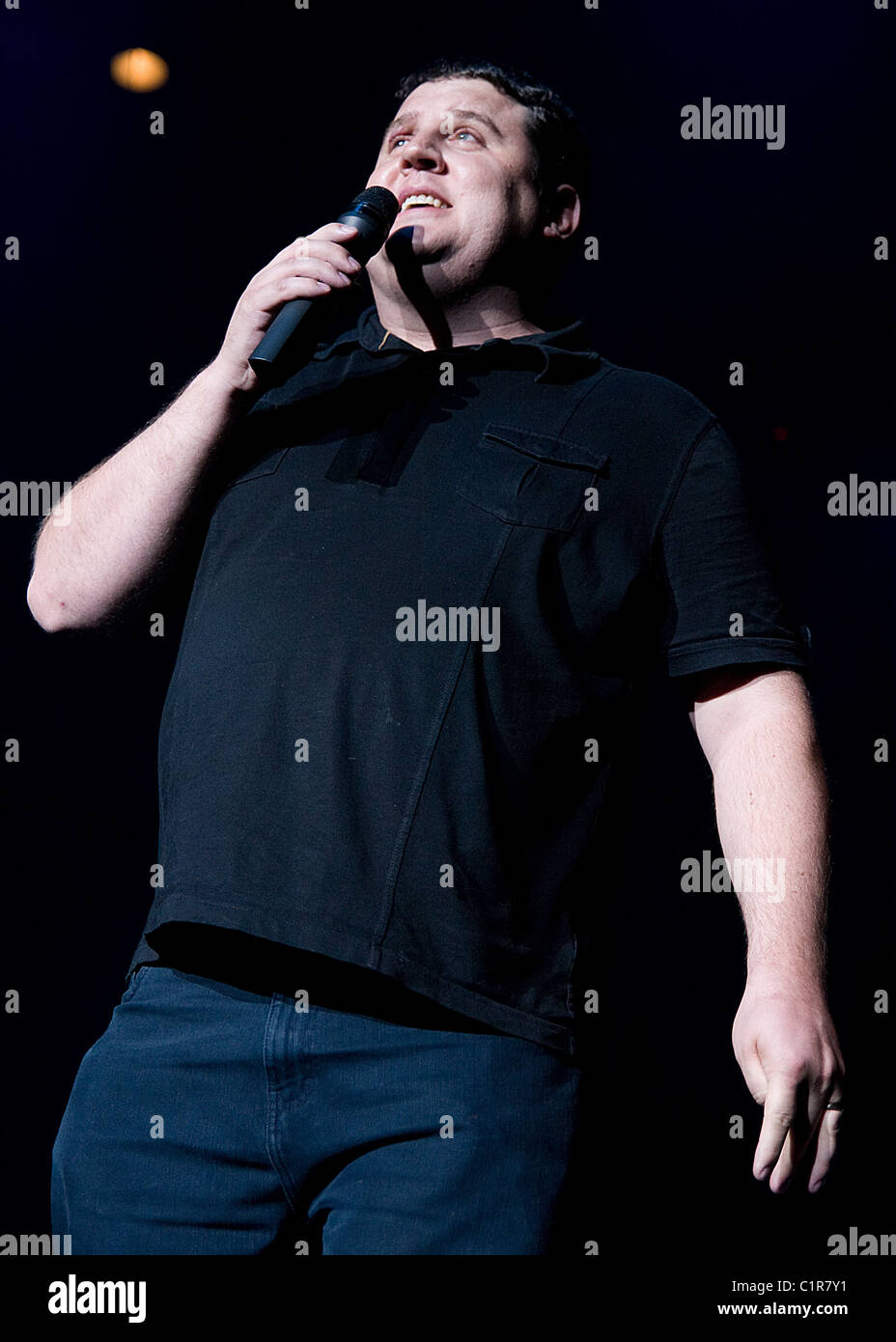 Peter Kaye introduce Squeeze performing at the Liverpool Echo Arena as ...