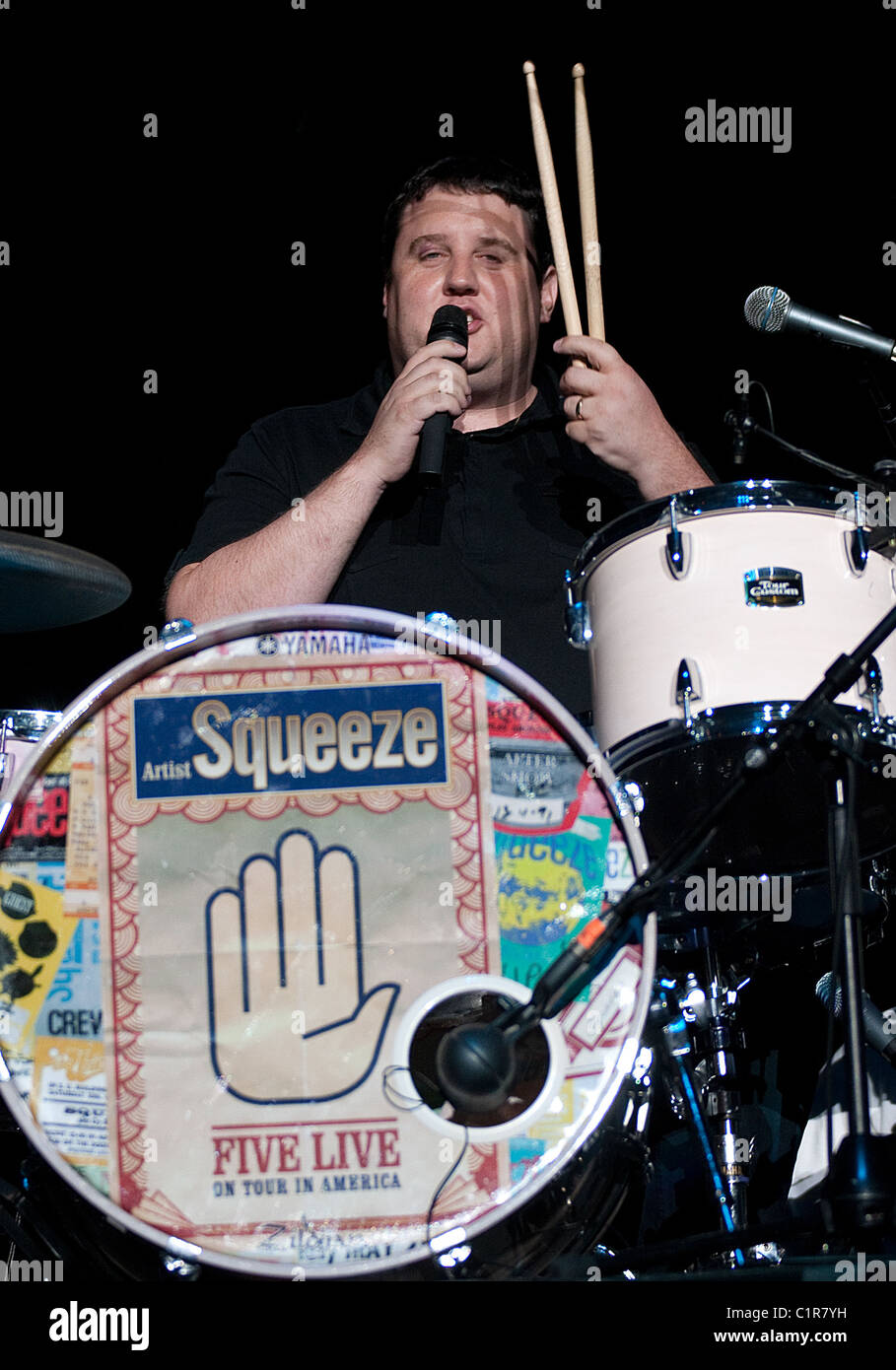 Peter Kaye introduce Squeeze performing at the Liverpool Echo Arena as ...
