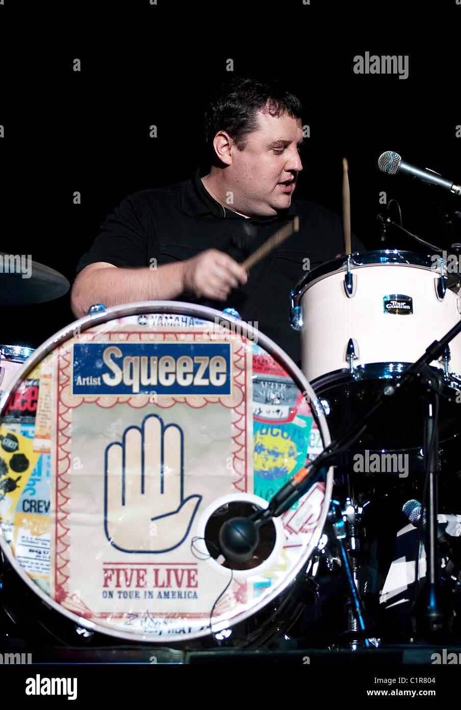 Peter Kaye introduce Squeeze performing at the Liverpool Echo Arena as ...