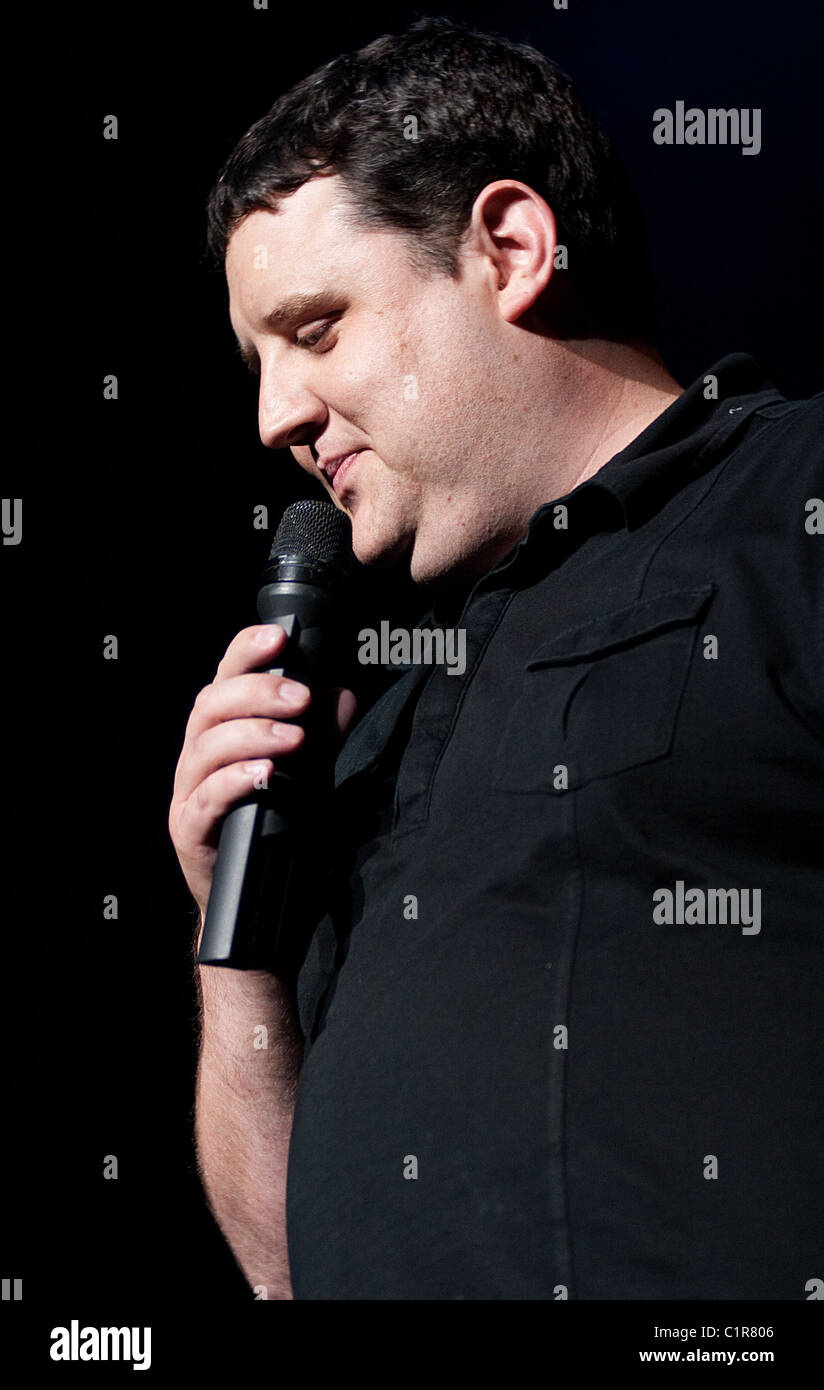 Peter Kaye introduce Squeeze performing at the Liverpool Echo Arena as ...