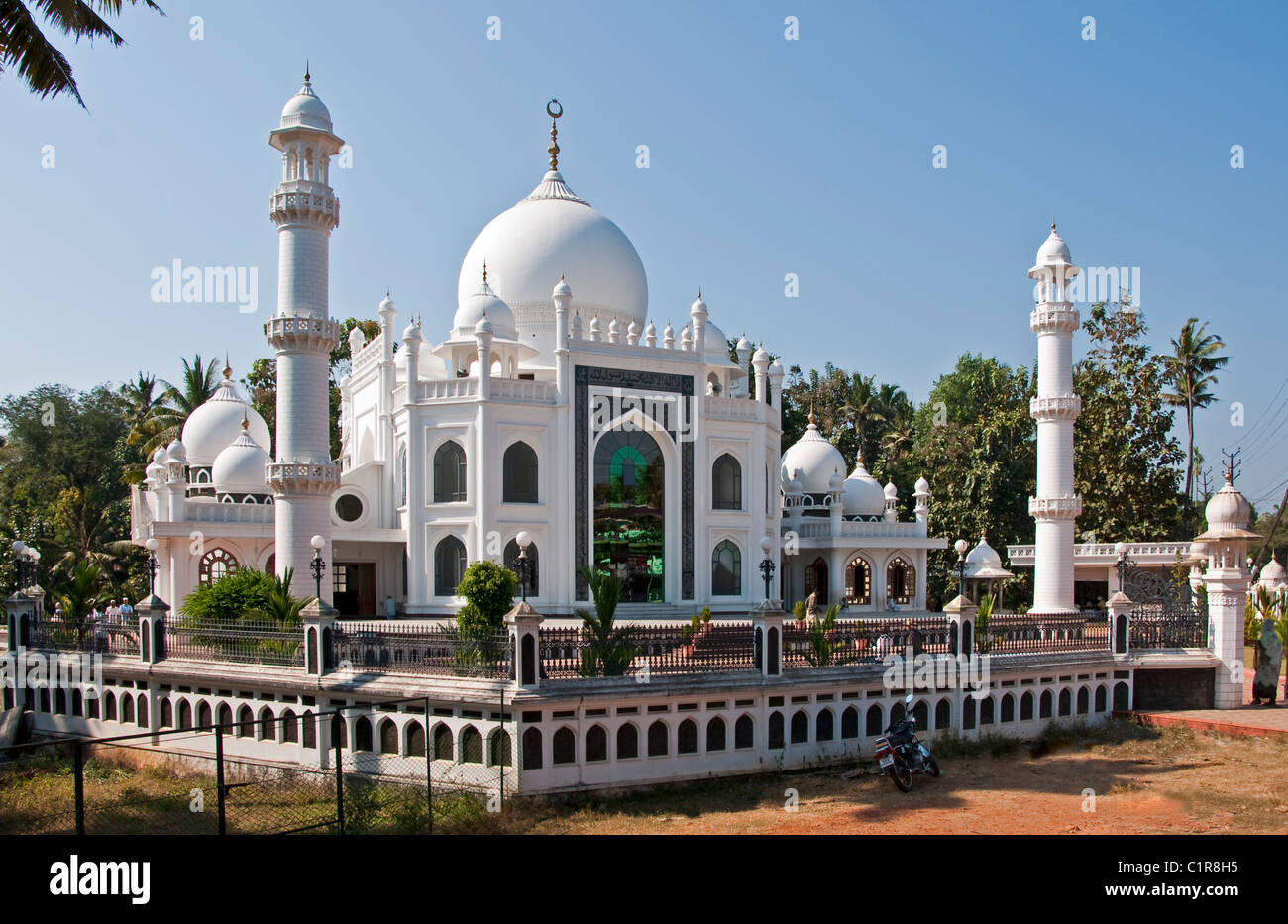 Sheikh Masjid (King Cobra Mosque) of Karunagappally, Kollam, Kerala ...