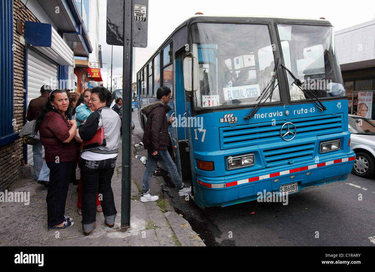 Bus stop, San Jose, Costa Rica Stock Photo - Alamy