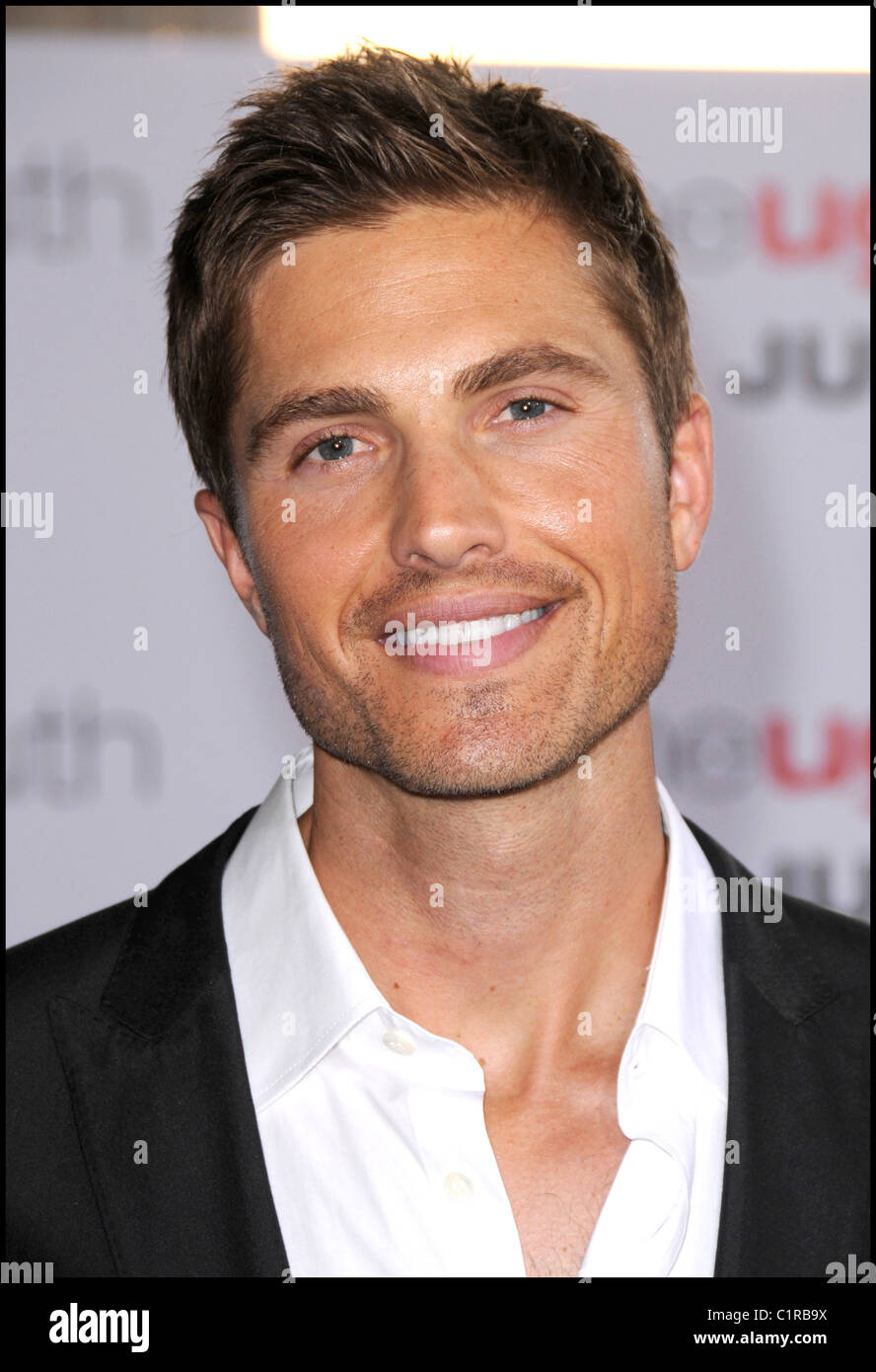 Eric Winter 'The Ugly Truth' Premiere at the Cinerama Dome at the ...