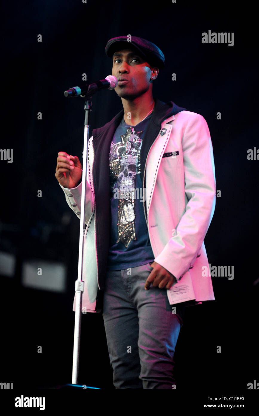 Simon webbe blue hi-res stock photography and images - Alamy
