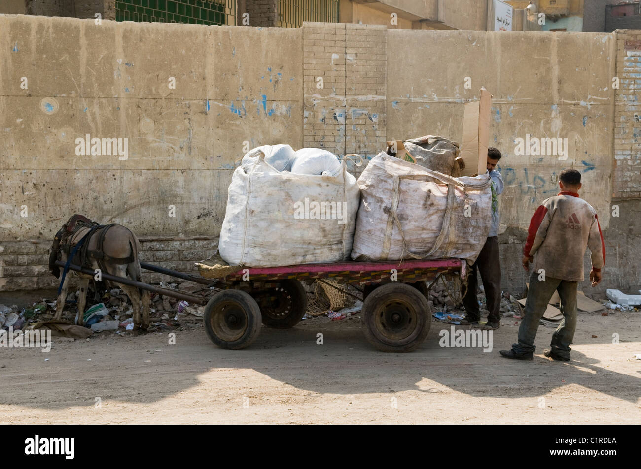 Donkey cart trash hi-res stock photography and images - Alamy