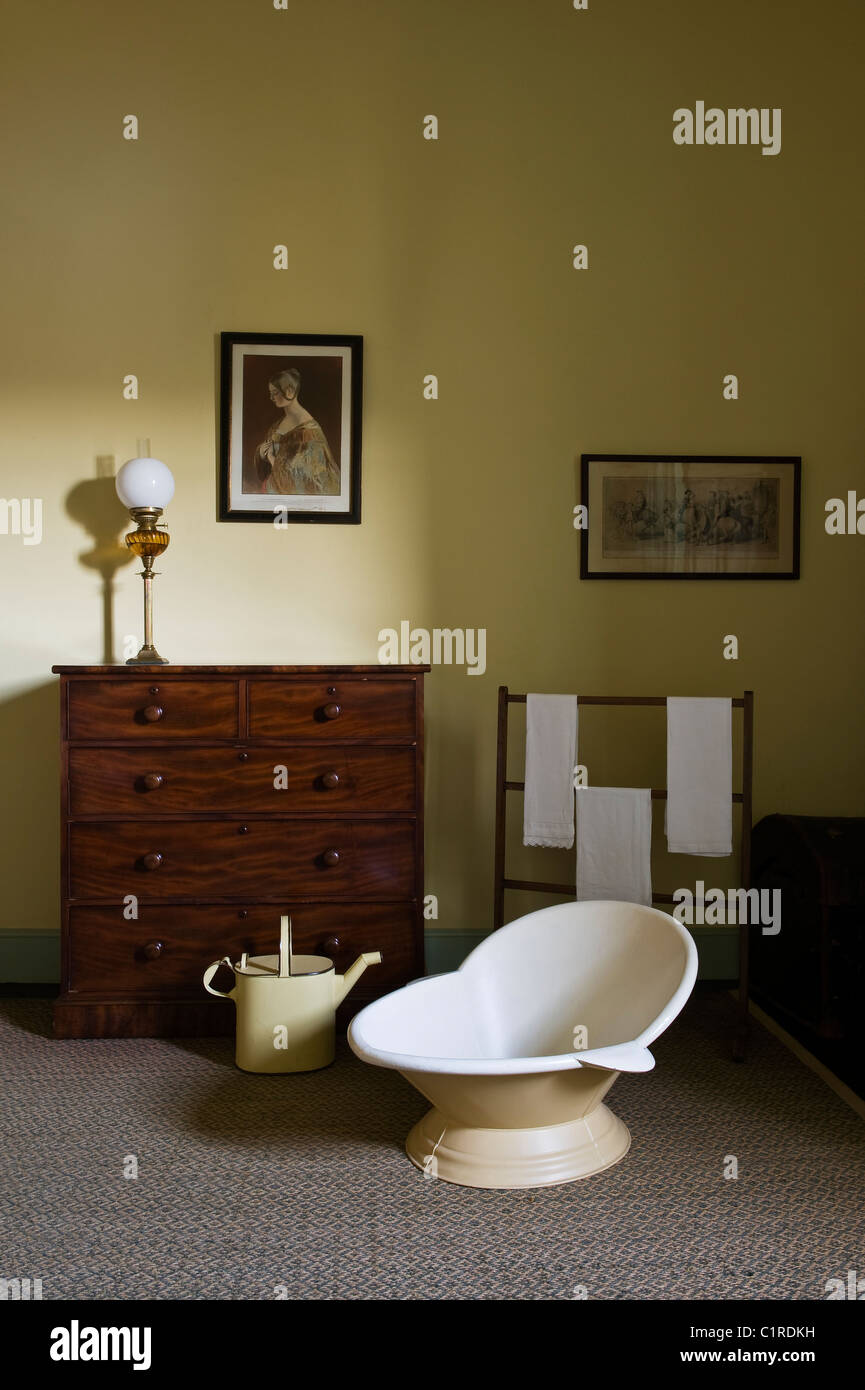 Hip bath hi-res stock photography and images - Alamy