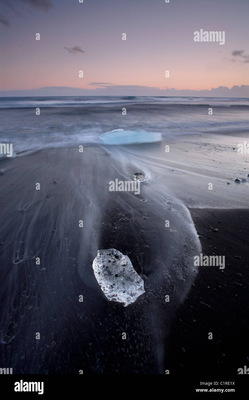 Tide washing hi-res stock photography and images - Alamy