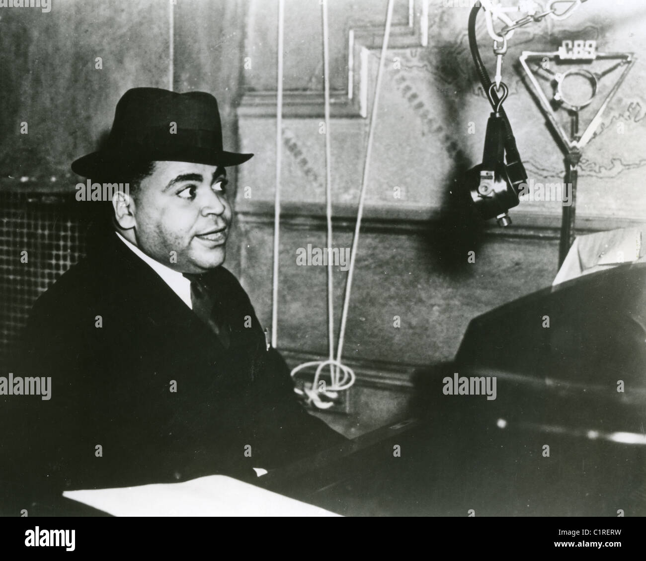 FATS WALLER (1904-1943) US jazz pianist about 1938 Stock Photo - Alamy