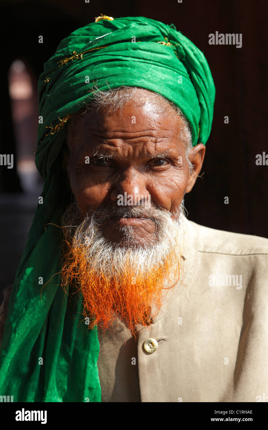 Traditional sikh clothing hi-res stock photography and images - Alamy
