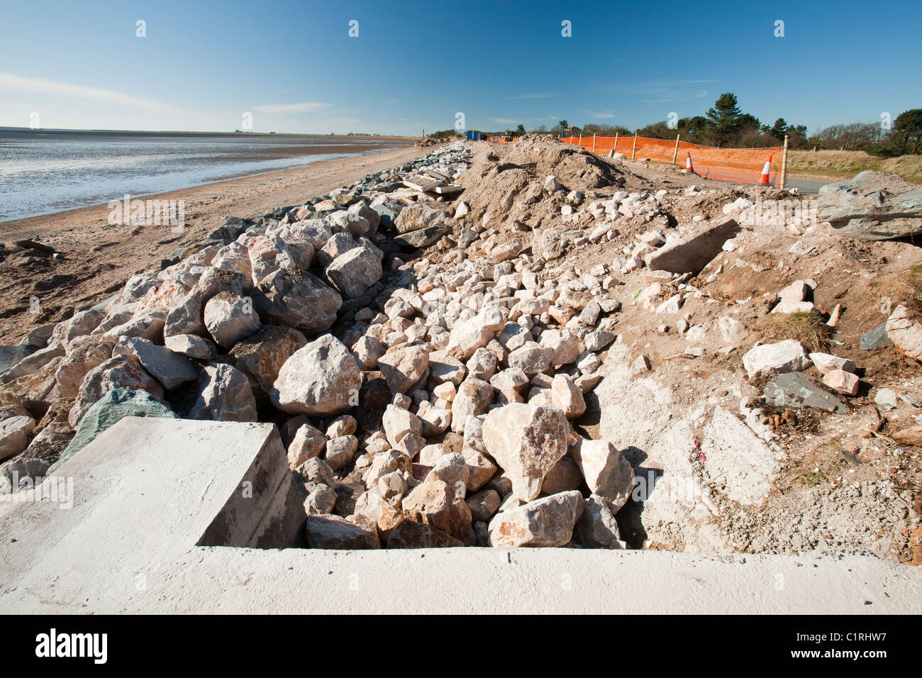 Stone wall sea defences hi-res stock photography and images - Alamy