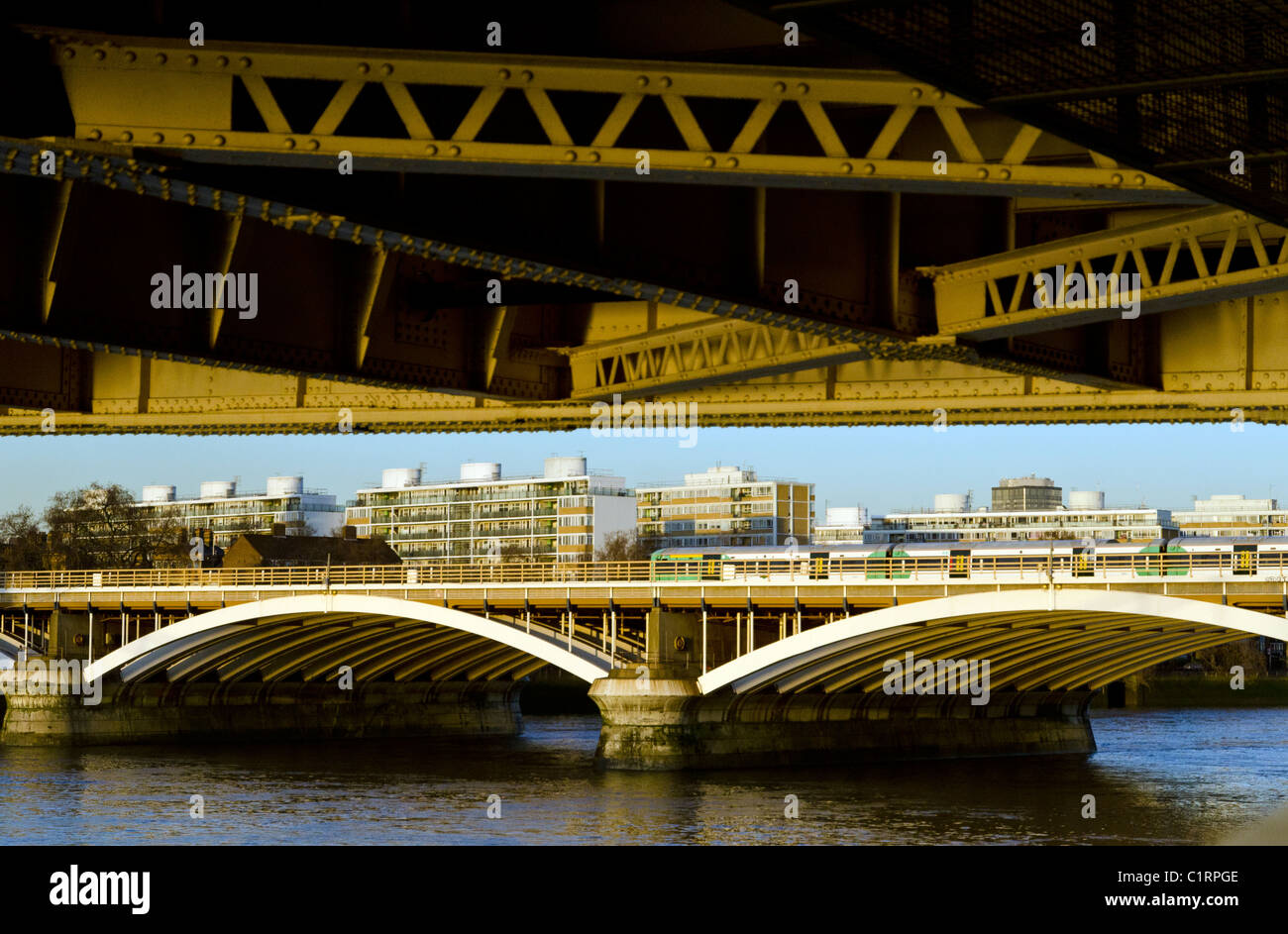 Chelsea bridge london hi-res stock photography and images - Alamy