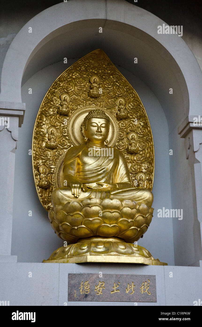 The london peace pagoda hi-res stock photography and images - Alamy