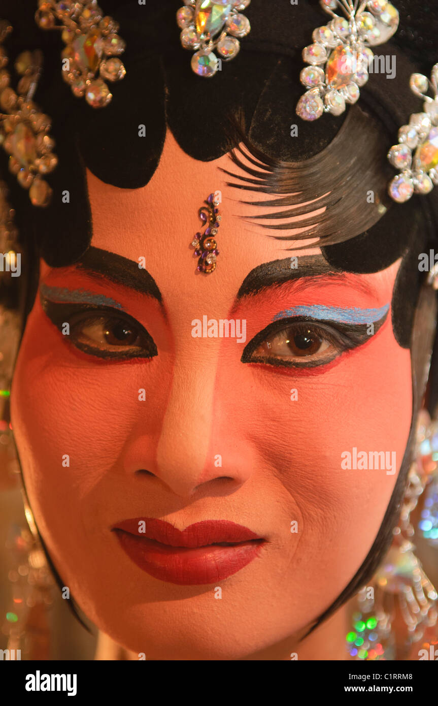 Chinese opera theatre theater actress hi-res stock photography and ...