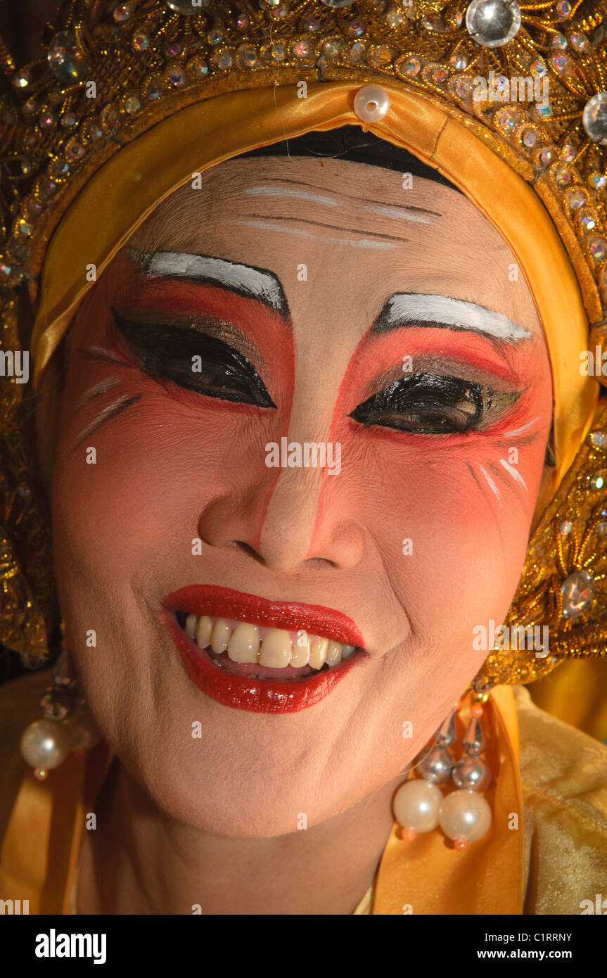 Chinese opera performer backstage in Bangkok, Thailand Stock Photo - Alamy