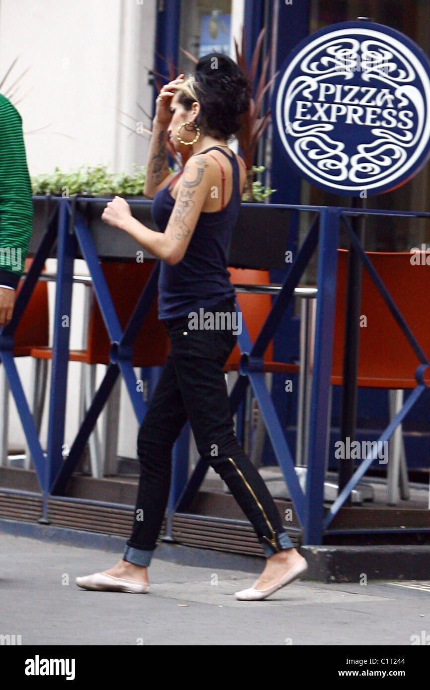 Good mixer pub hi-res stock photography and images - Alamy