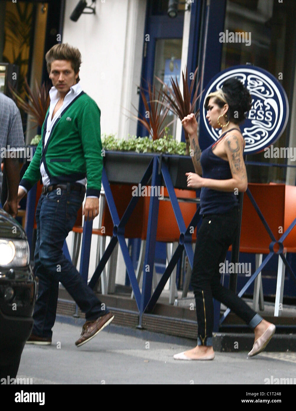 Amy Winehouse and Tyler James at the Good Mixer pub in Camden London ...