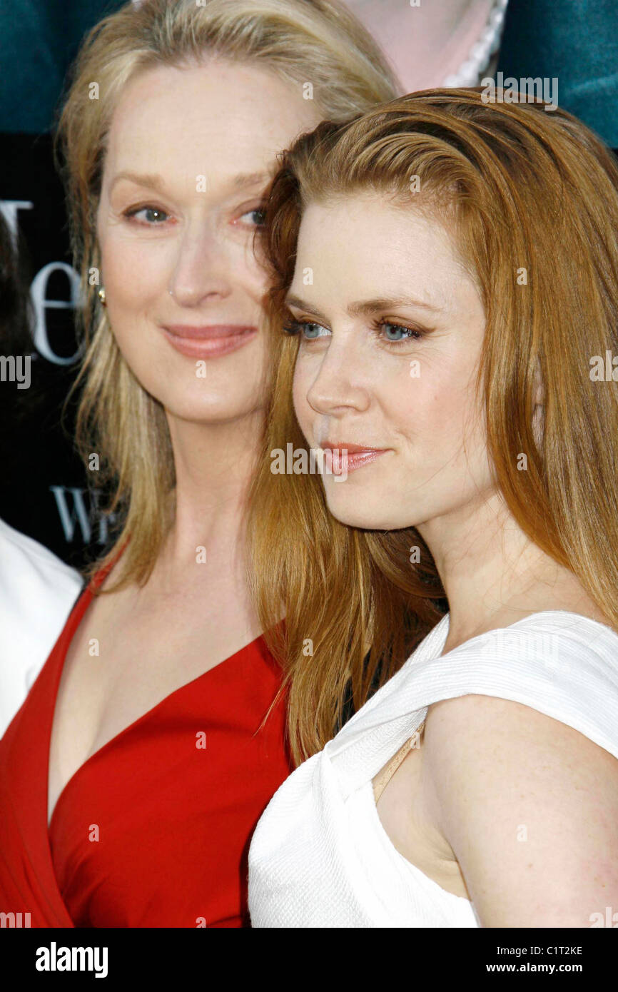 Meryl Streep and Amy Adams Los Angeles Premiere of 'Julie & Julia' held ...