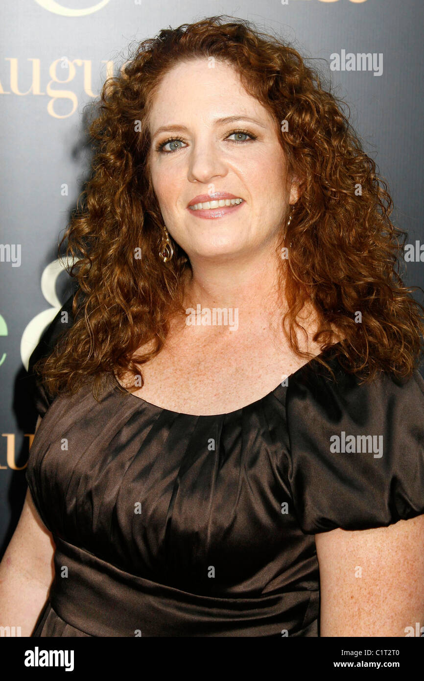 Guest Los Angeles Premiere of 'Julie & Julia' held at Mann Village ...