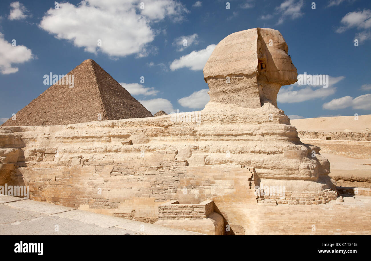 Sphinx great pyramid giza hi-res stock photography and images - Alamy