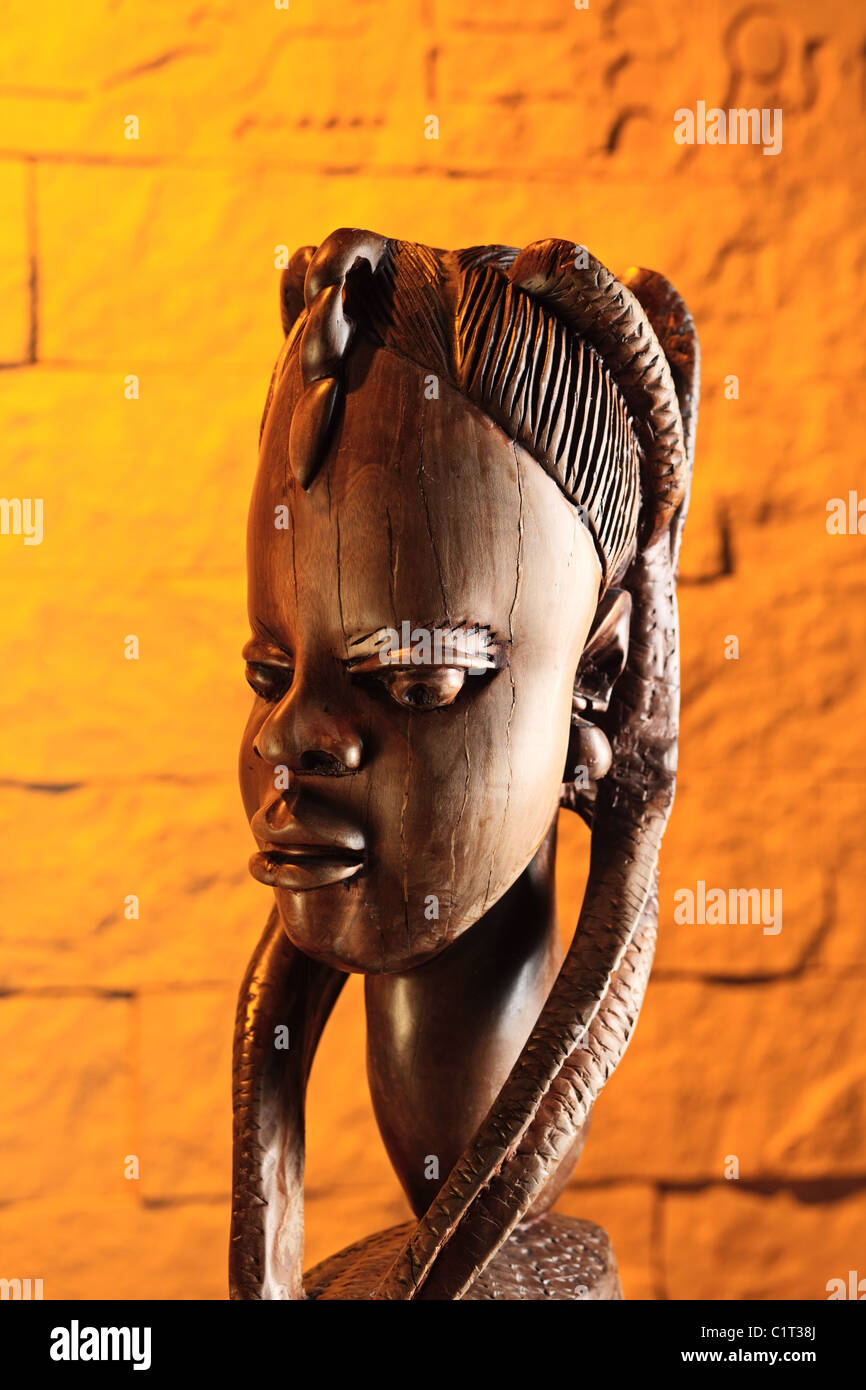 Traditional wooden sculpture from Africa. Nigeria Stock Photo - Alamy