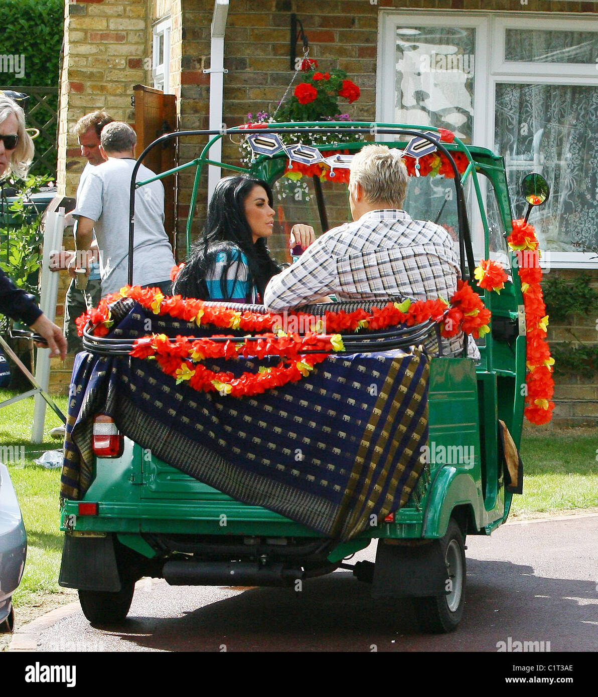 Katie price filming 280709 flowers hi-res stock photography and images ...