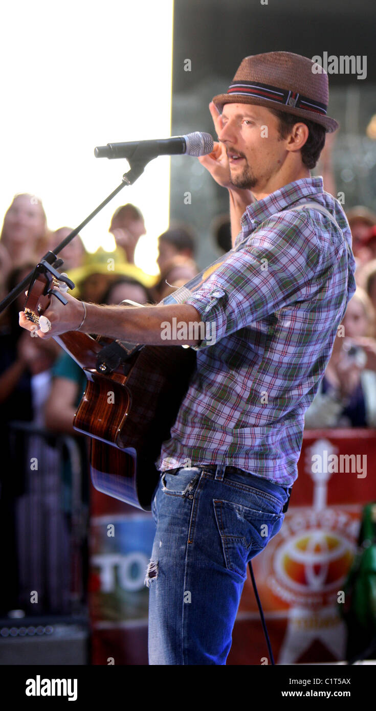 Jason Mraz performs on the Today show concert series New York City, USA ...