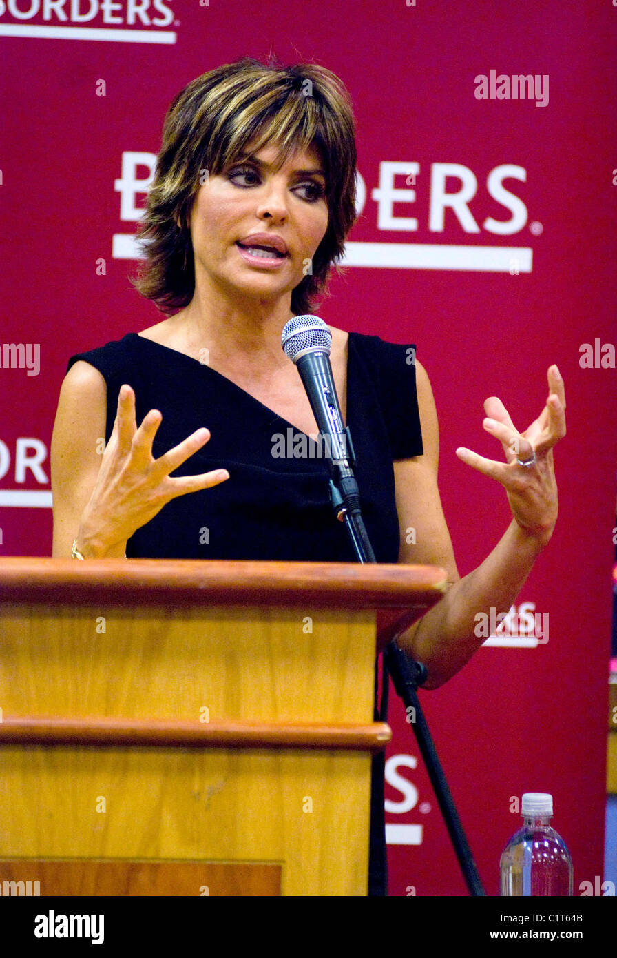 Lisa Rinna book signing of "Rinnavation: Getting Your Best Life Ever ...