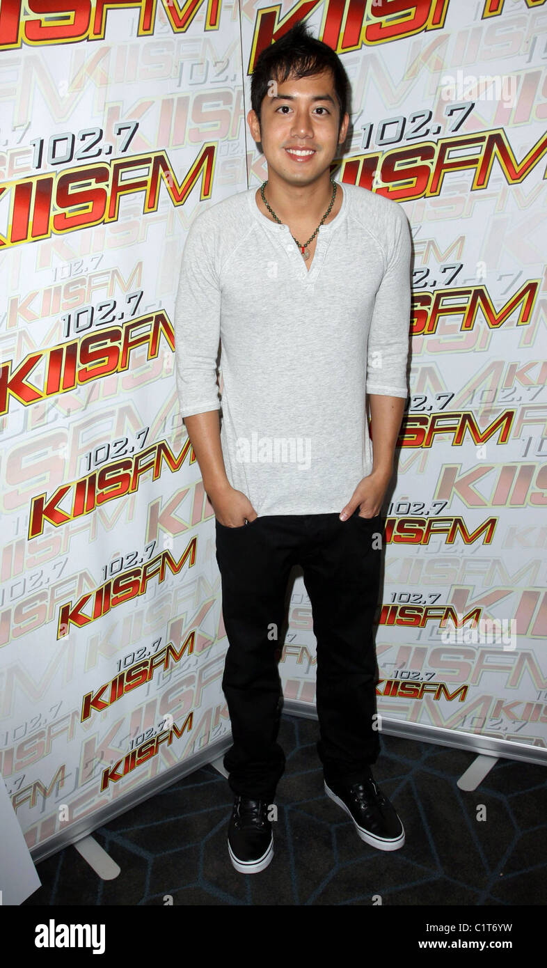 Allen Evangelista Kiss-FM hosts it's 'Gifting Lounge' in honor of the ...