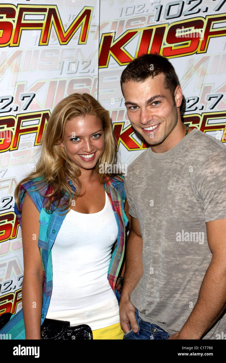 Shawn Roberts Boyfriend